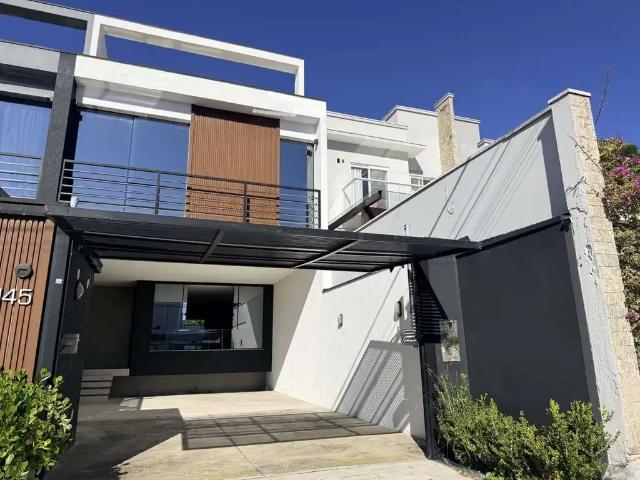 Casa / Sobrado para Venda em Balneário Camboriú/SC Praia dos Amores 4 Quartos