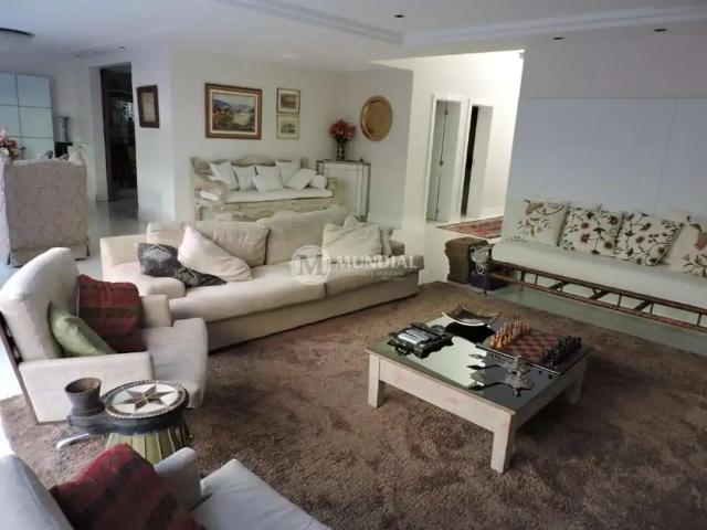 Casa / Sobrado para Venda em Balneário Camboriú/SC Praia dos Amores 5 Quartos