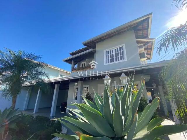 Casa / Sobrado para Venda em Balneário Camboriú/SC Praia dos Amores 5 Quartos