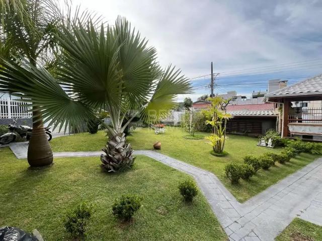 Casa / Sobrado para Venda em Balneário Camboriú/SC Praia dos Amores 6 Quartos