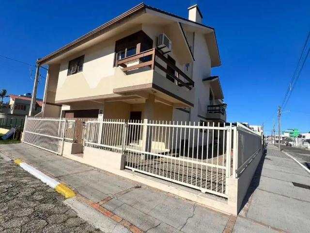 Casa / Sobrado para Venda em Balneário Arroio do Silva/SC Centro 3 Quartos