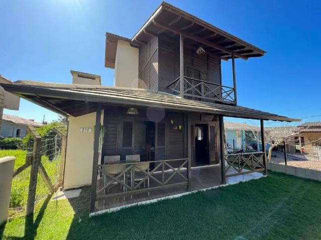 Casa / Sobrado para Venda em Balneário Arroio do Silva/SC Centro 4 Quartos