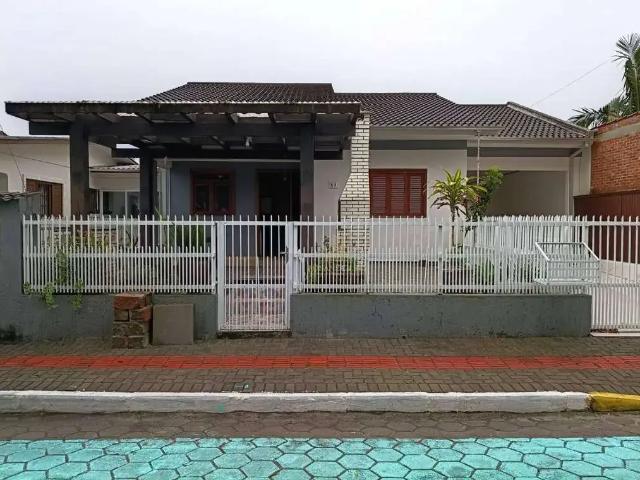 Casa / Sobrado para Venda em Balneário Arroio do Silva/SC Centro 4 Quartos