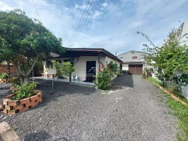 Casa / Sobrado para Venda em Balneário Arroio do Silva/SC Centro 4 Quartos