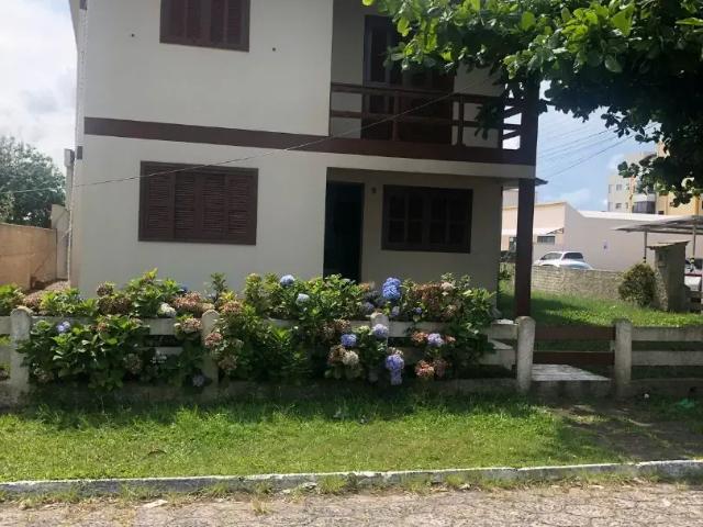 Casa / Sobrado para Venda em Balneário Arroio do Silva/SC Centro 5 Quartos
