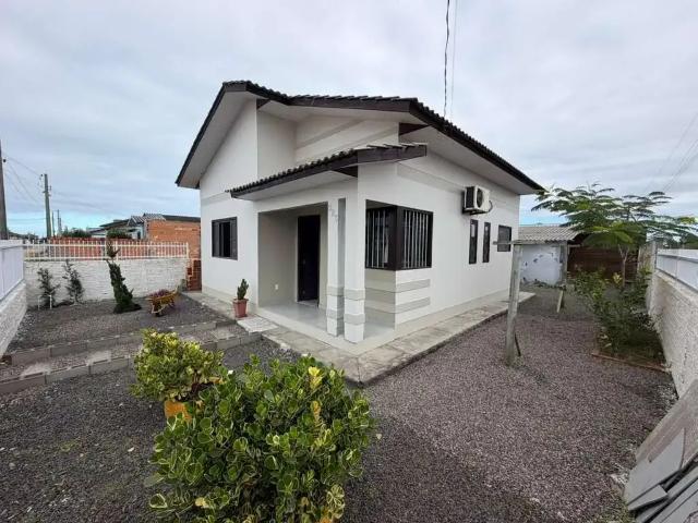 Casa / Sobrado para Venda em Balneário Arroio do Silva/SC Golfinho 2 Quartos