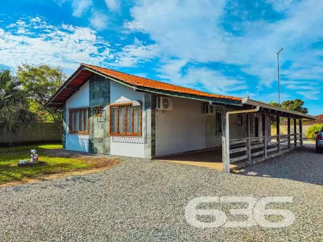 Casa / Sobrado para Venda em Balneário Barra do Sul/SC Costeira 3 Quartos