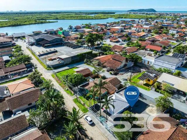 Casa / Sobrado para Venda em Balneário Barra do Sul/SC Costeira 3 Quartos