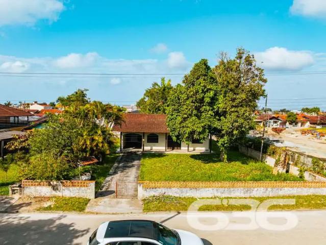 Casa / Sobrado para Venda em Balneário Barra do Sul/SC Costeira 3 Quartos
