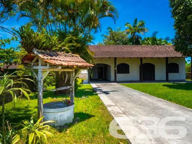 Casa / Sobrado para Venda em Balneário Barra do Sul/SC Costeira 3 Quartos