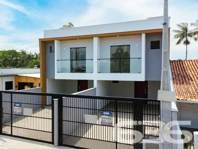 Casa / Sobrado para Venda em Balneário Barra do Sul/SC Costeira 3 Quartos