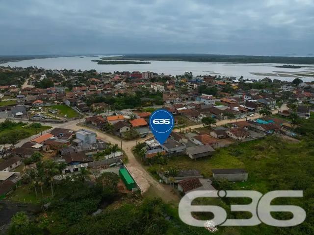 Casa / Sobrado para Venda em Balneário Barra do Sul/SC Costeira 3 Quartos