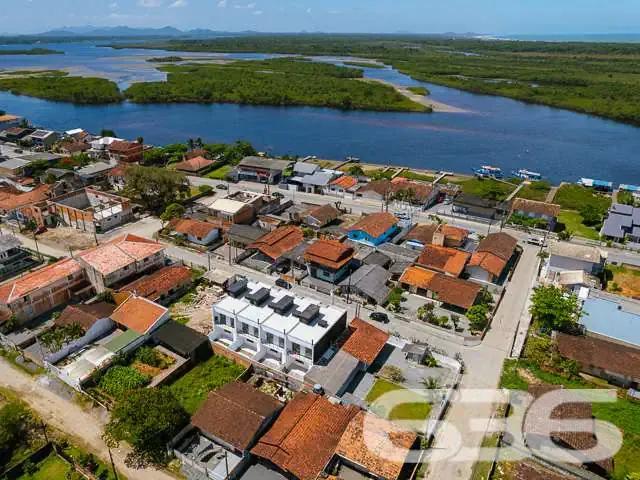Casa / Sobrado para Venda em Balneário Barra do Sul/SC Costeira 3 Quartos