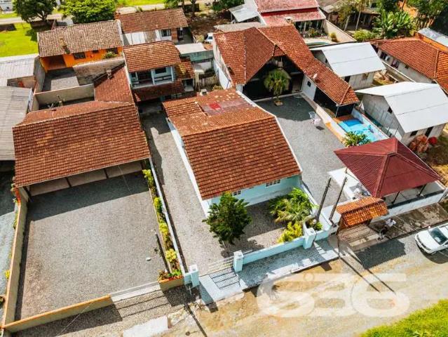 Casa / Sobrado para Venda em Balneário Barra do Sul/SC Costeira 3 Quartos