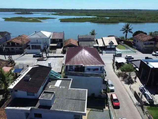 Casa / Sobrado para Venda em Balneário Barra do Sul/SC Costeira 3 Quartos