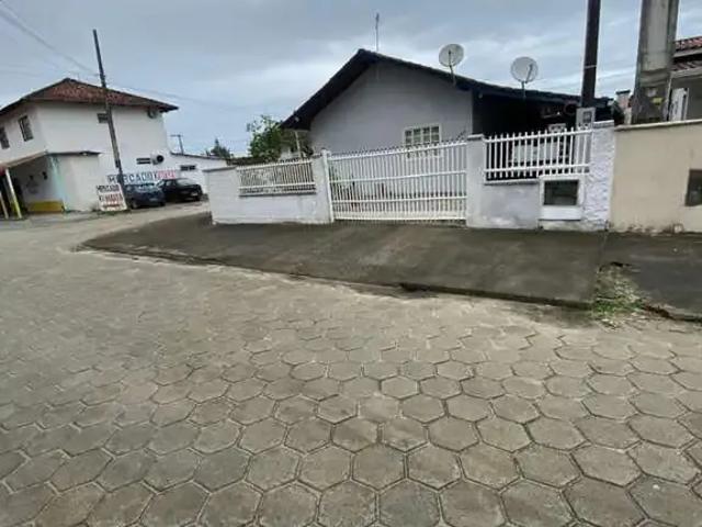 Casa / Sobrado para Venda em Balneário Barra do Sul/SC Costeira 3 Quartos
