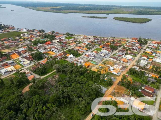 Casa / Sobrado para Venda em Balneário Barra do Sul/SC Costeira 3 Quartos