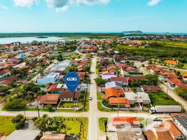 Casa / Sobrado para Venda em Balneário Barra do Sul/SC Costeira 3 Quartos