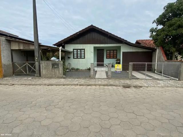 Casa / Sobrado para Venda em Balneário Barra do Sul/SC Costeira 3 Quartos