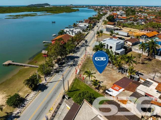 Casa / Sobrado para Venda em Balneário Barra do Sul/SC Costeira 2 Quartos