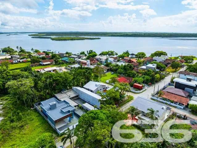 Casa / Sobrado para Venda em Balneário Barra do Sul/SC Costeira 2 Quartos