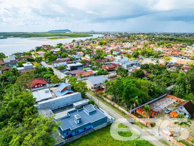 Casa / Sobrado para Venda em Balneário Barra do Sul/SC Costeira 2 Quartos