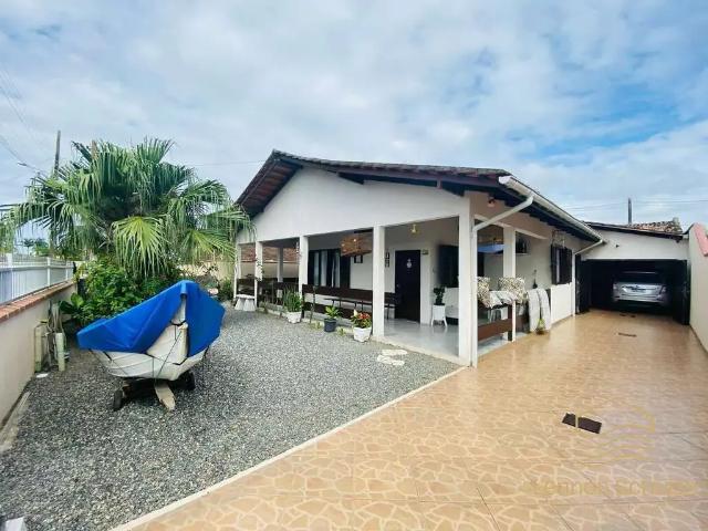 Casa / Sobrado para Venda em Balneário Barra do Sul/SC Costeira 4 Quartos