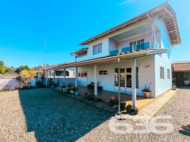 Casa / Sobrado para Venda em Balneário Barra do Sul/SC Costeira 4 Quartos