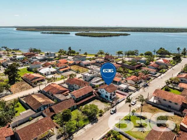 Casa / Sobrado para Venda em Balneário Barra do Sul/SC Costeira 4 Quartos
