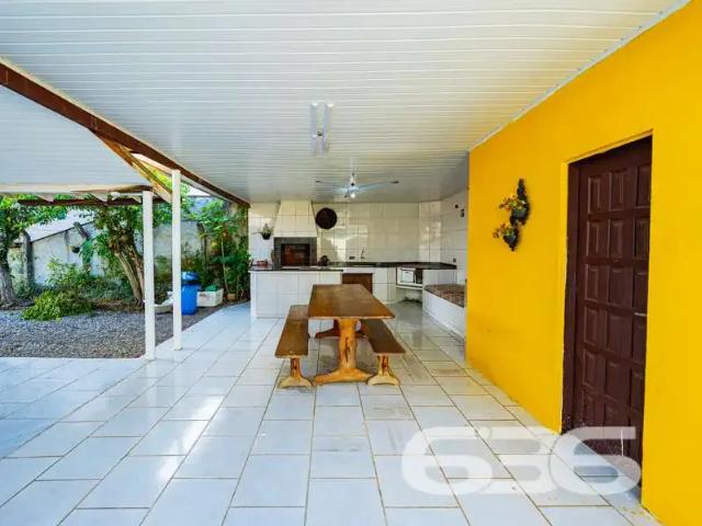 Casa / Sobrado para Venda em Balneário Barra do Sul/SC Costeira 4 Quartos
