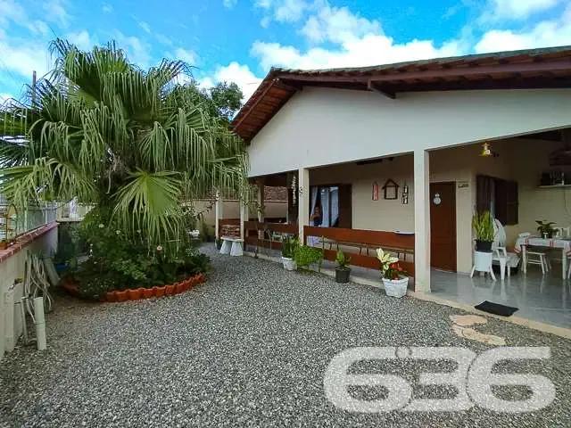 Casa / Sobrado para Venda em Balneário Barra do Sul/SC Costeira 4 Quartos