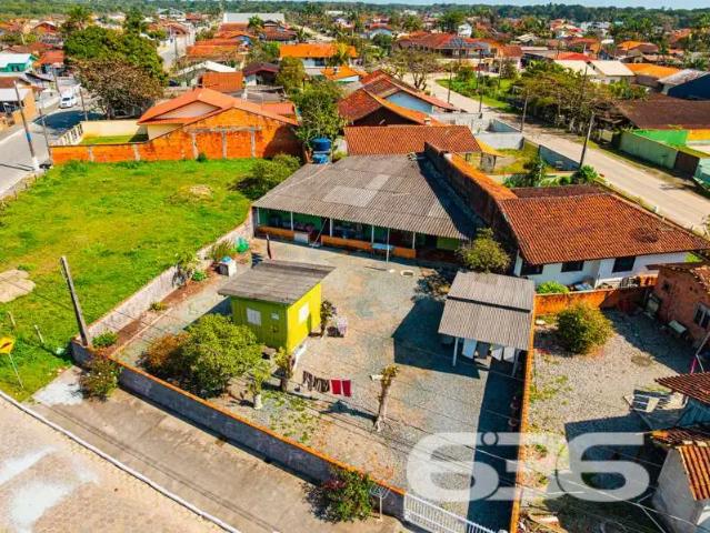 Casa / Sobrado para Venda em Balneário Barra do Sul/SC Costeira 4 Quartos