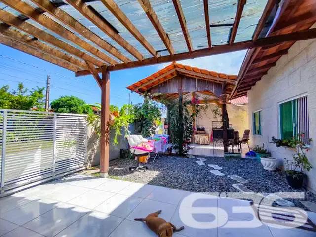 Casa / Sobrado para Venda em Balneário Barra do Sul/SC Costeira 4 Quartos