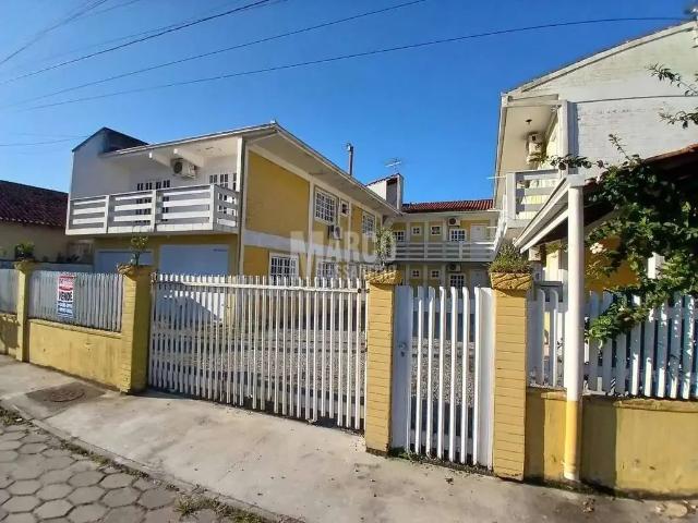 Casa / Sobrado para Venda em Balneário Barra do Sul/SC Centro 12 Quartos