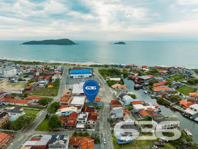 Casa / Sobrado para Venda em Balneário Barra do Sul/SC Centro 2 Quartos