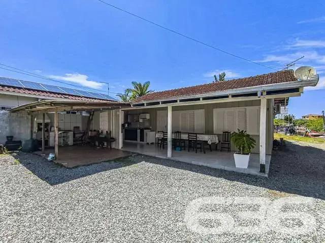Casa / Sobrado para Venda em Balneário Barra do Sul/SC Centro 3 Quartos