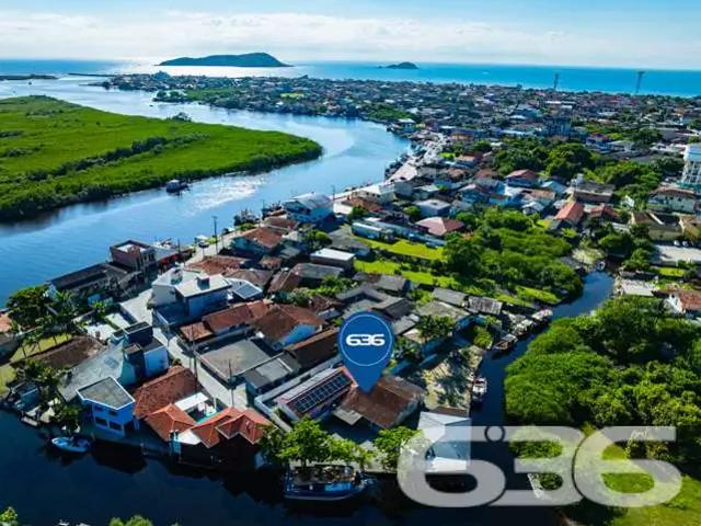 Casa / Sobrado para Venda em Balneário Barra do Sul/SC Centro 3 Quartos