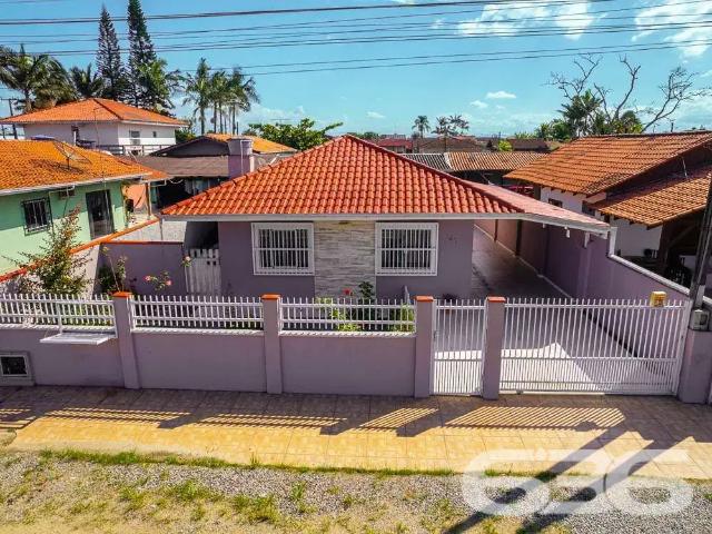 Casa / Sobrado para Venda em Balneário Barra do Sul/SC Centro 3 Quartos