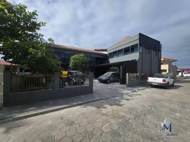 Casa / Sobrado para Venda em Balneário Barra do Sul/SC Centro 4 Quartos