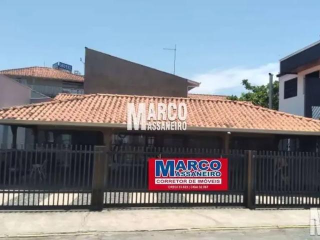 Casa / Sobrado para Venda em Balneário Barra do Sul/SC Centro 4 Quartos