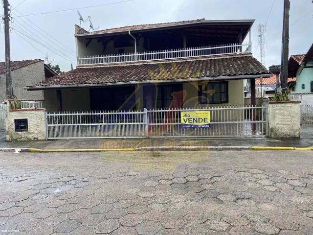 Casa / Sobrado para Venda em Balneário Barra do Sul/SC Centro 4 Quartos