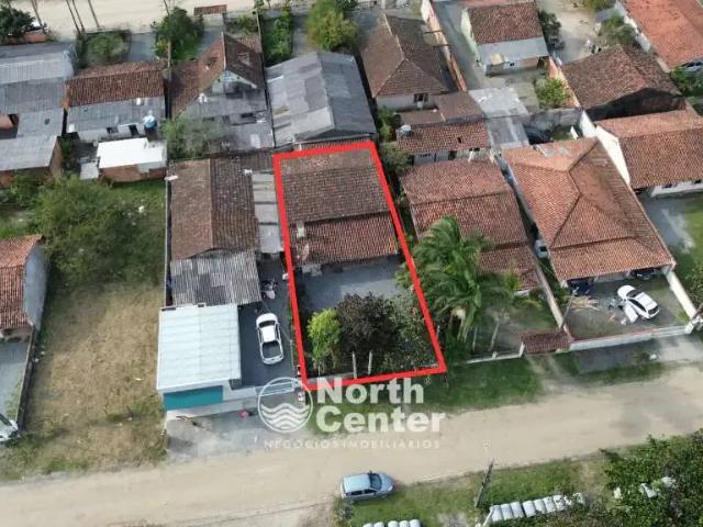 Casa / Sobrado para Venda em Balneário Barra do Sul/SC Centro 4 Quartos