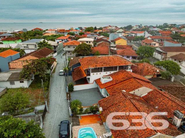 Casa / Sobrado para Venda em Balneário Barra do Sul/SC Centro 4 Quartos