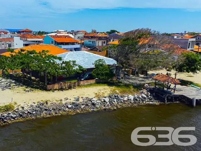 Casa / Sobrado para Venda em Balneário Barra do Sul/SC Centro 5 Quartos