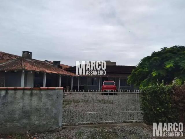 Casa / Sobrado para Venda em Balneário Barra do Sul/SC Centro 8 Quartos