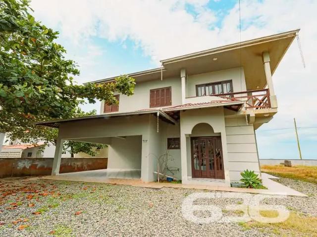 Casa / Sobrado para Venda em Balneário Barra do Sul/SC Salinas 6 Quartos