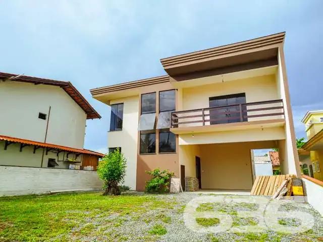 Casa / Sobrado para Venda em Balneário Barra do Sul/SC Salinas 3 Quartos