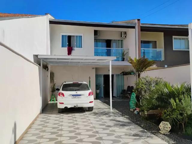 Casa / Sobrado para Venda em Balneário Barra do Sul/SC Salinas 3 Quartos