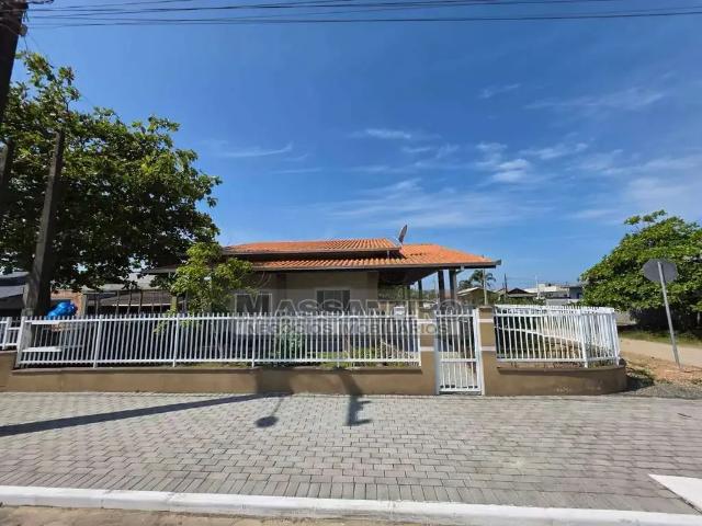 Casa / Sobrado para Venda em Balneário Barra do Sul/SC Salinas 3 Quartos