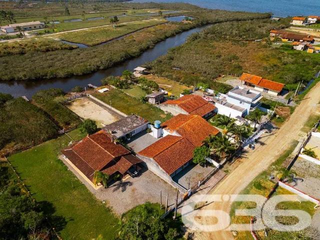 Casa / Sobrado para Venda em Balneário Barra do Sul/SC Pinheiros 3 Quartos
